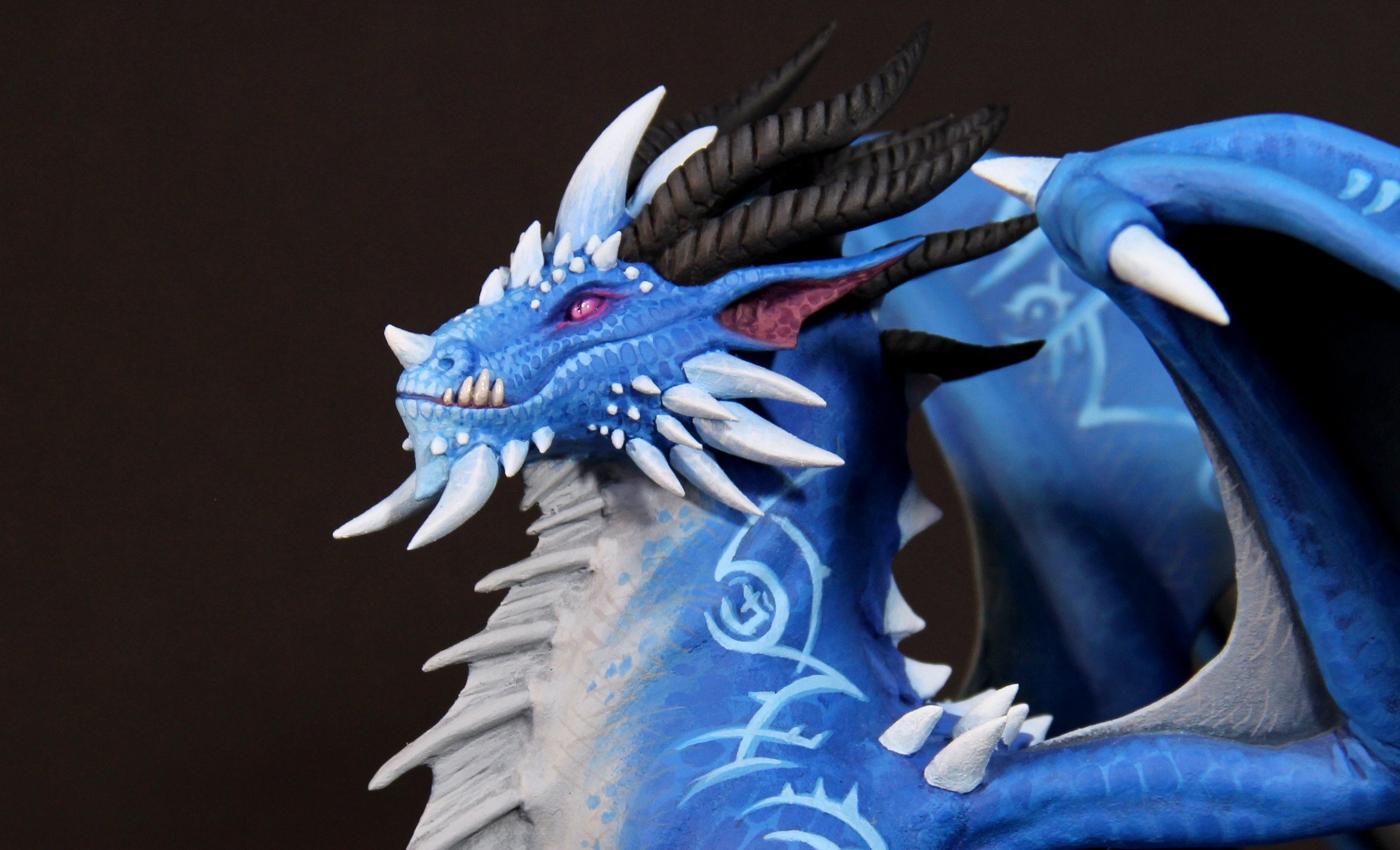 Impresionante figura de Kalecgos realizada por Julie Colibri - AlterTime