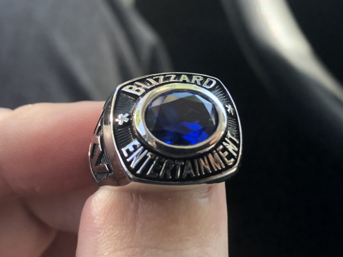 Terran Gregory recibe su anillo por los 15 años en Blizzard - AlterTime